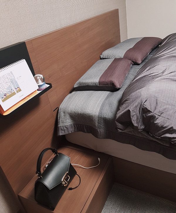리조트에서 자거나 외박할일이 있으면 ‘와, 우리집 침대가 정말 좋은 거구나’ 완전 느끼고 옵니다. - 알레르망